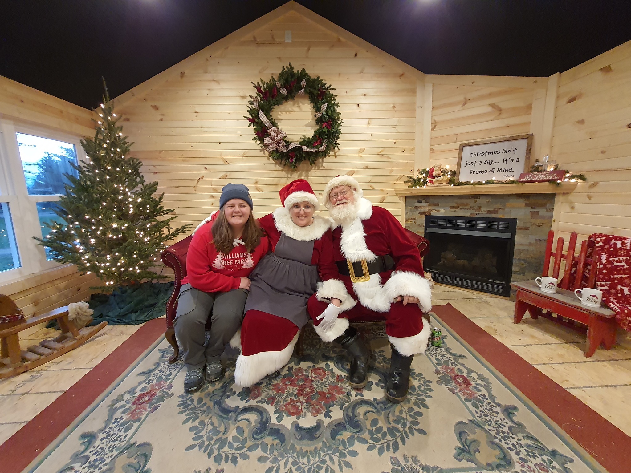Visits with Santa & Mrs. Claus @ Williams Tree Farm - My Rockford Guide